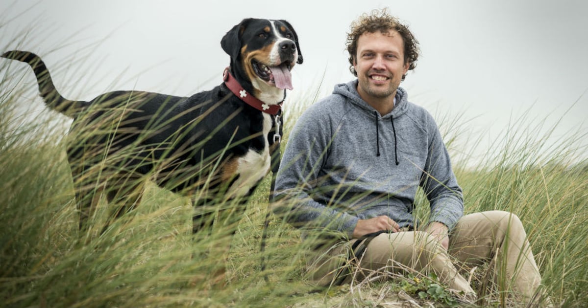 Ondanks de afstand: verklapt BzV-Bastiaan zijn relatiestatus met Milou?