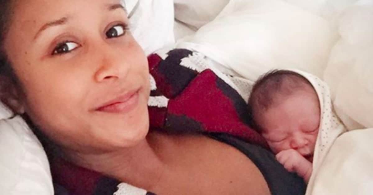 Airen en Taeke voor het eerst in bos met de kleine