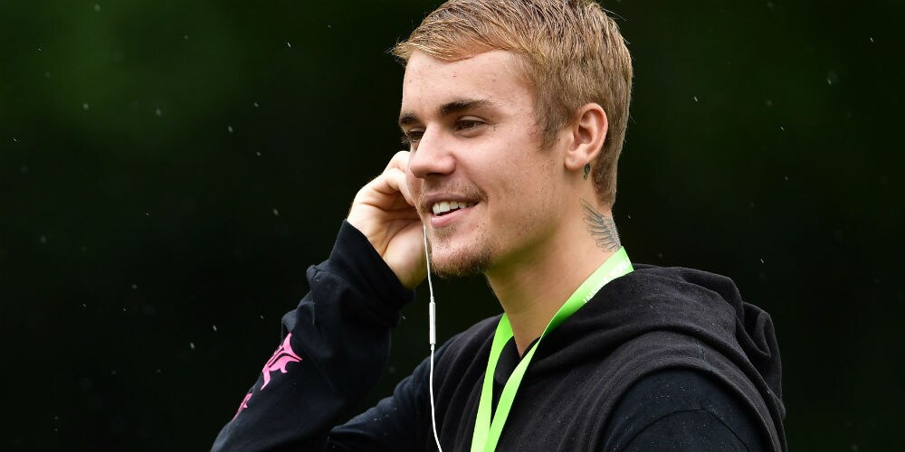 Justin Bieber deelt per ongeluk zijn nummer op Twitter