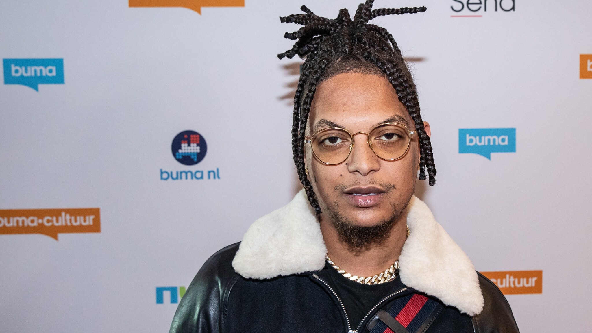 Ronnie Flex' langverwachte vierde studioalbum verschijnt voor jaarwisseling