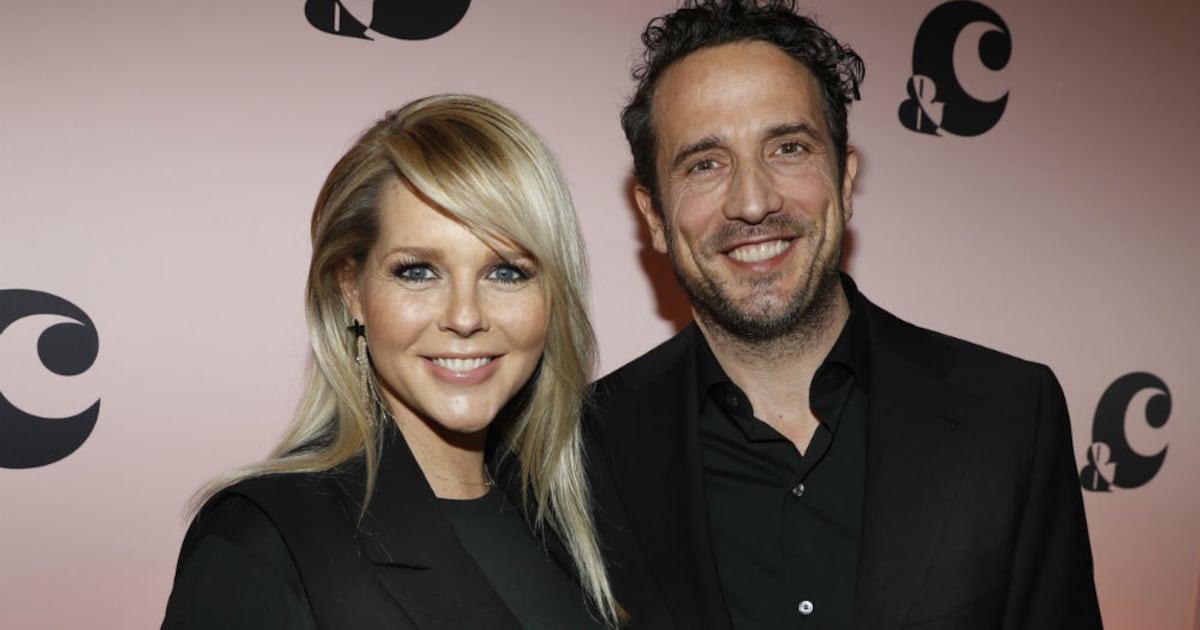 Chantal Janzen deelt eerste foto van haar zoons James en Bobby