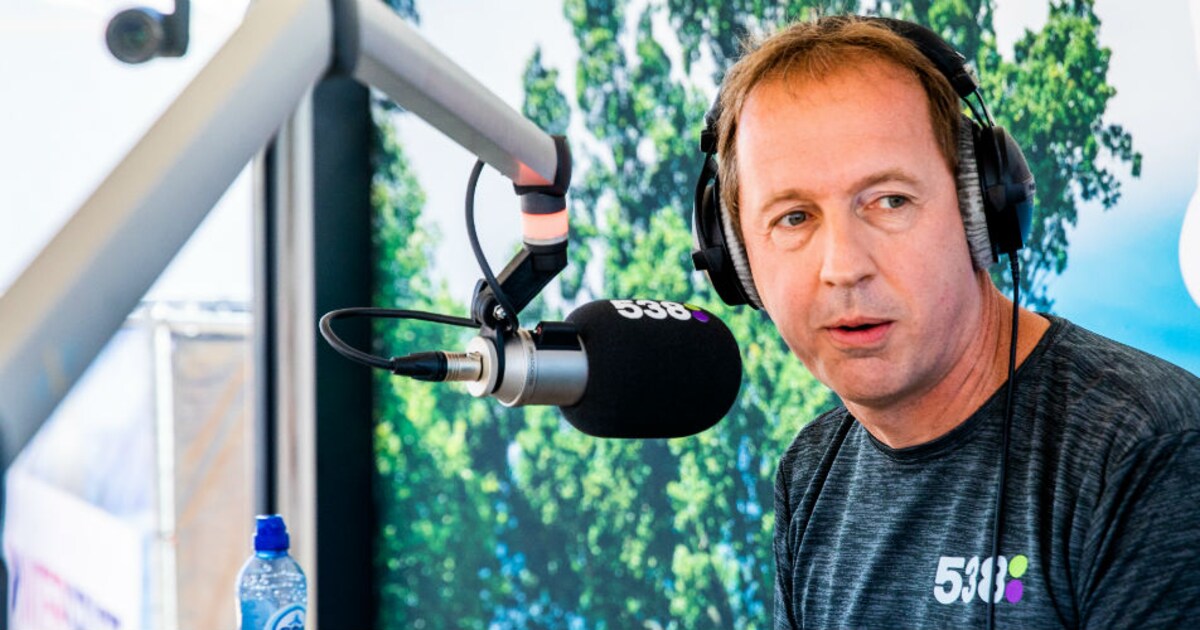 Edwin Evers begonnen aan twaalf uur durende marathonuitzending