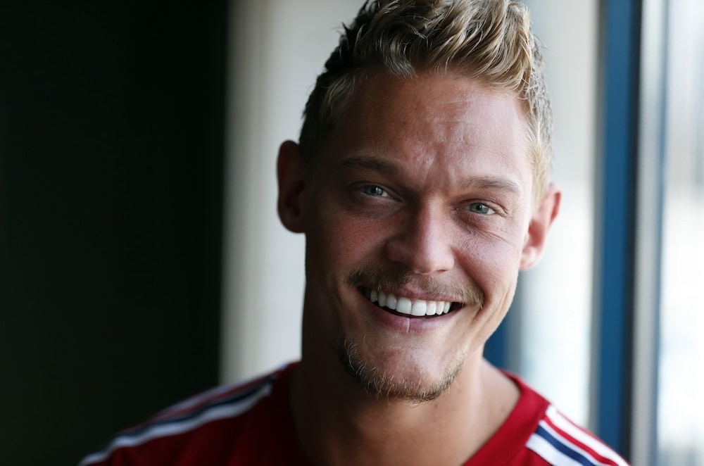 Ferry Doedens showt gespierd lichaam na maanden trainen