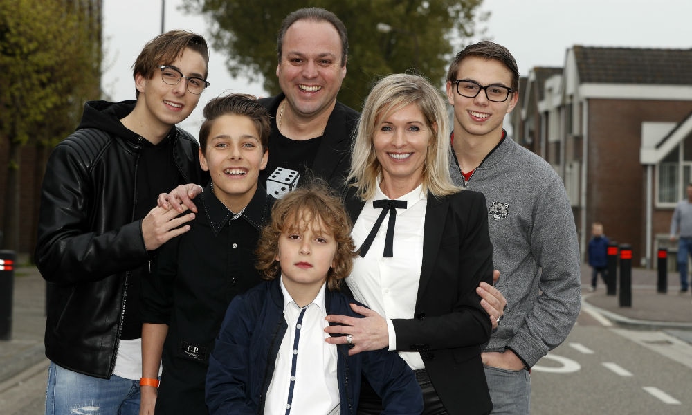 Frans Bauer emotioneel door slimme zoon Christiaan: 'Mijn ouders konden ...