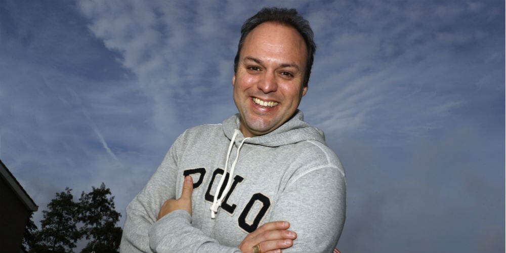 Frans Bauer gaat met déze bril voor een compleet nieuwe look