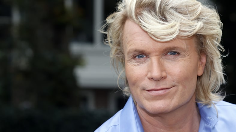 Deze Bekende Nederlander wordt dit jaar 'geroast' op Comedy Central