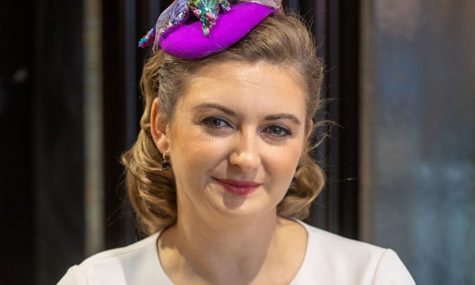 Uit koninklijke kringen: Kersverse moeder Stéphanie weer aan het werk