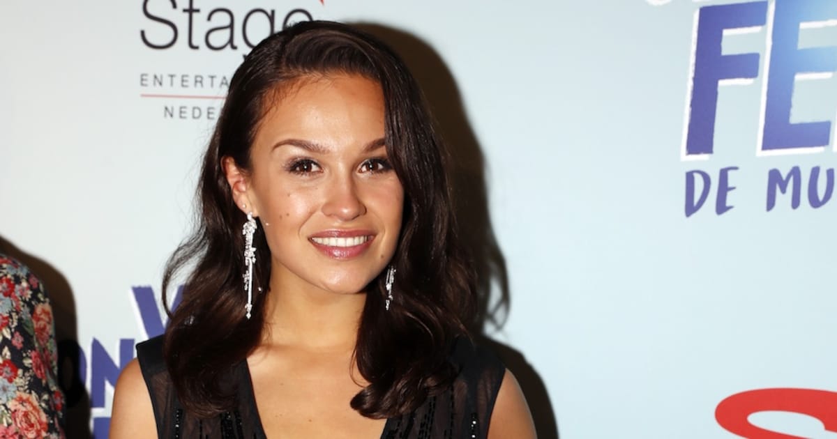 Holly Mae Brood verklapt romantische manier waarop vriend haar ...