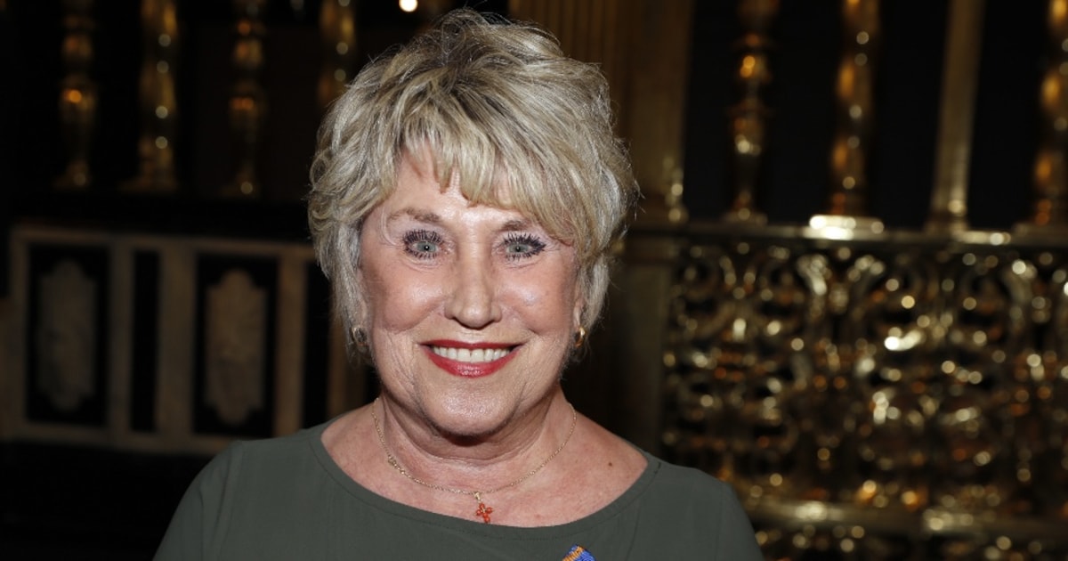 Cabaretière stopt niet met werken, maar: Jenny Arean (79) worstelt met ...