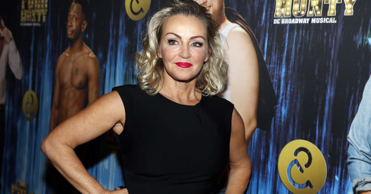 Lone van Roosendaal doet boekje open over musicalwereld