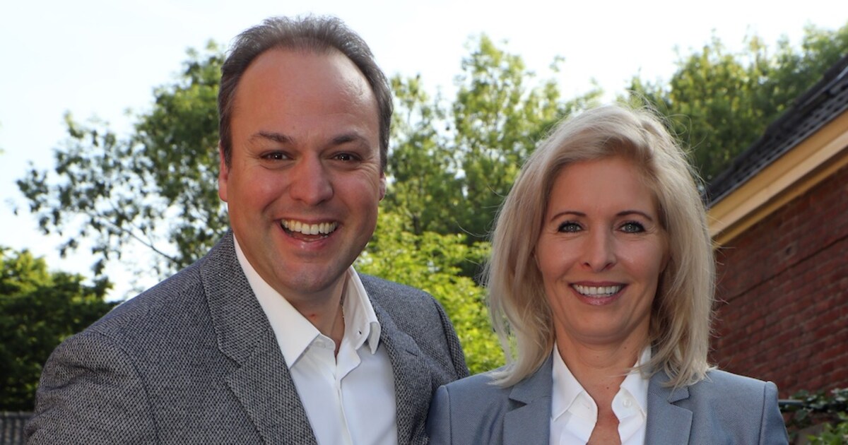 Frans Bauer zet jarige Mariska in het zonnetje