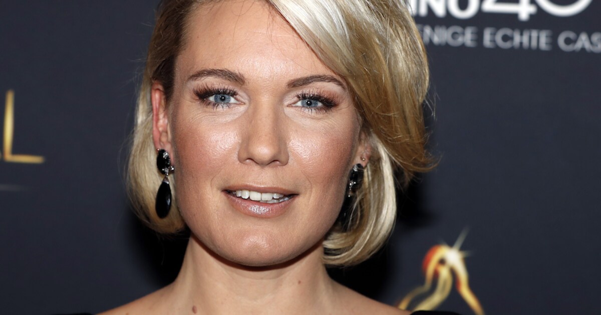 Marlijn Weerdenburg deelt prachtige foto van kersverse gezin