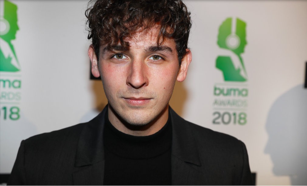 Nielson deelt foto waarop hij huilend te zien is: 'Ik doe niet meer alsof'