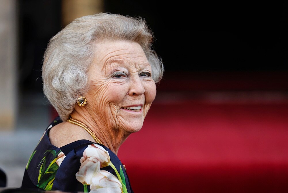 Beatrix mist geen publieke optredens door zelfisolatie