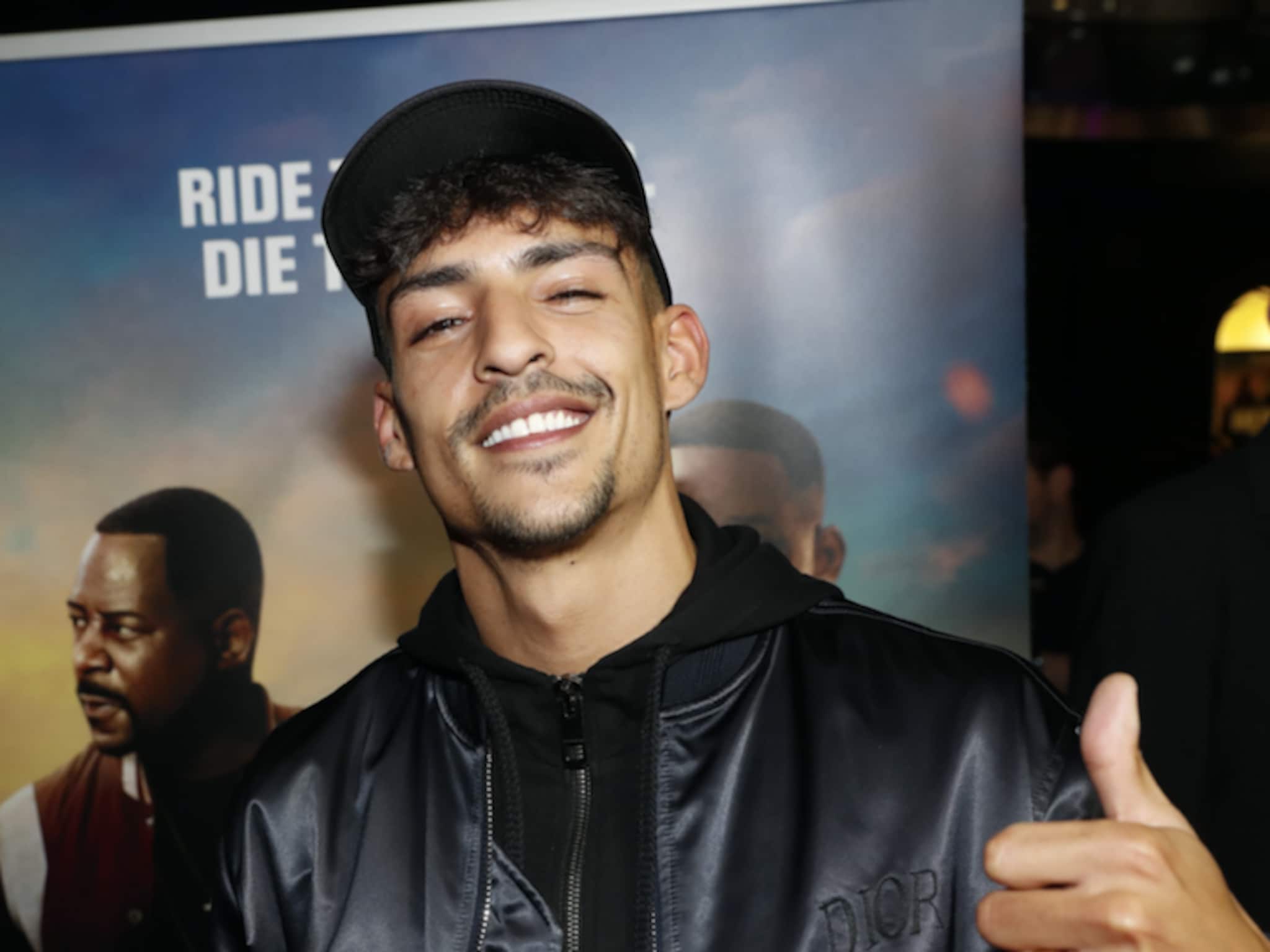 Broertje van influencers Selma en Marwa Omari overleden