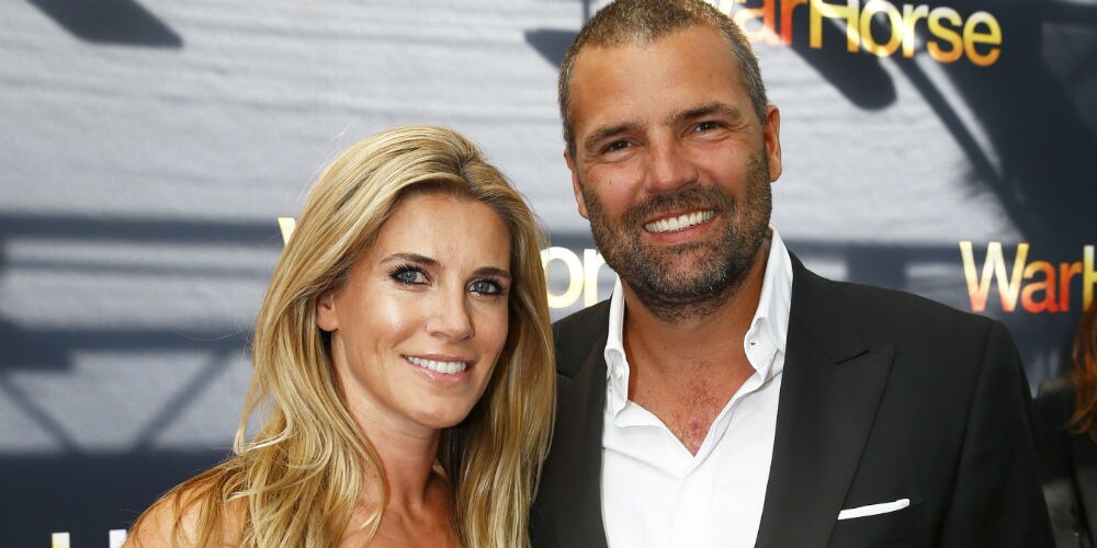 Fiene Oerlemans (15) draagt trouwjurk van moeder Danielle