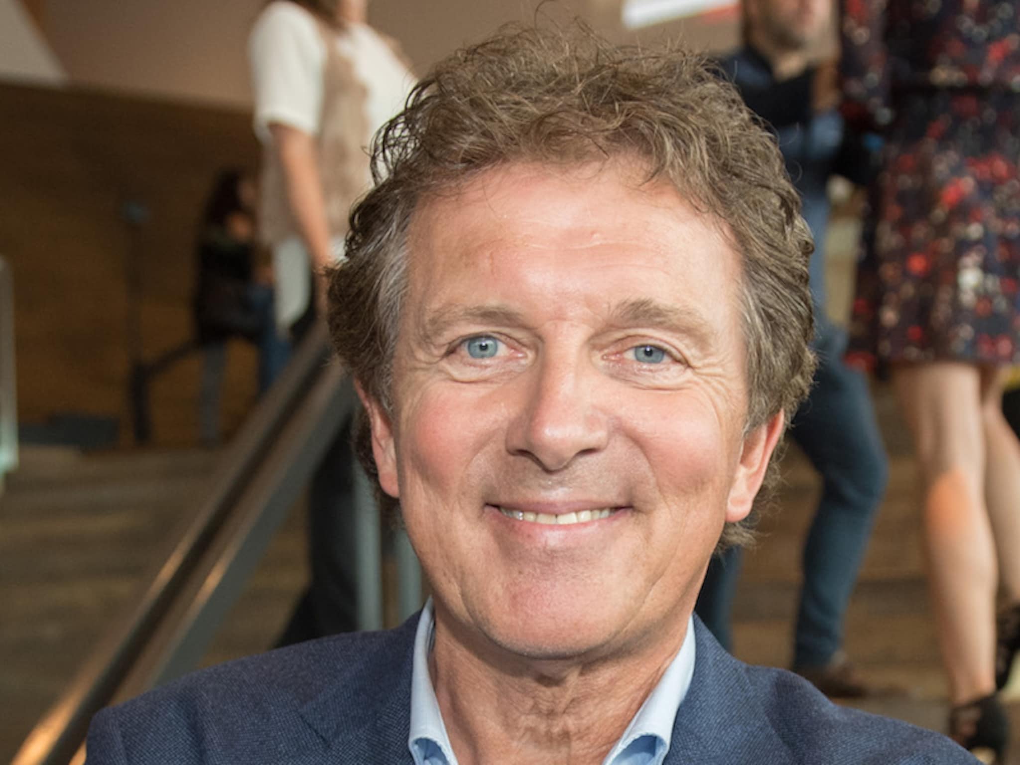 Robert ten Brink viert 45 jaar liefde met Roos: ‘De liefde van mijn leven’