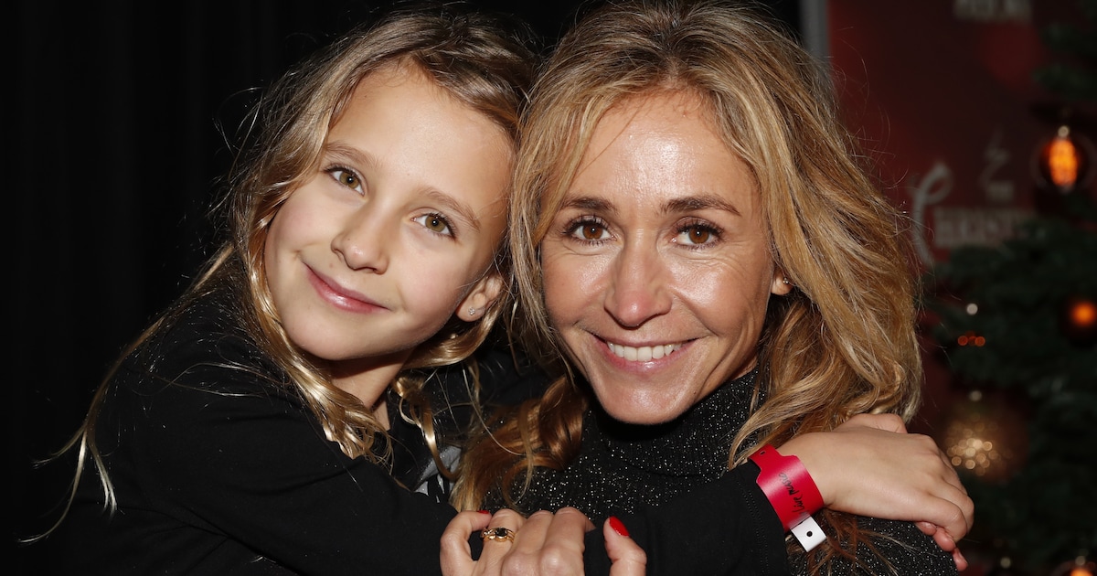 Wendy van Dijk doet dansje met dochter Lizzy