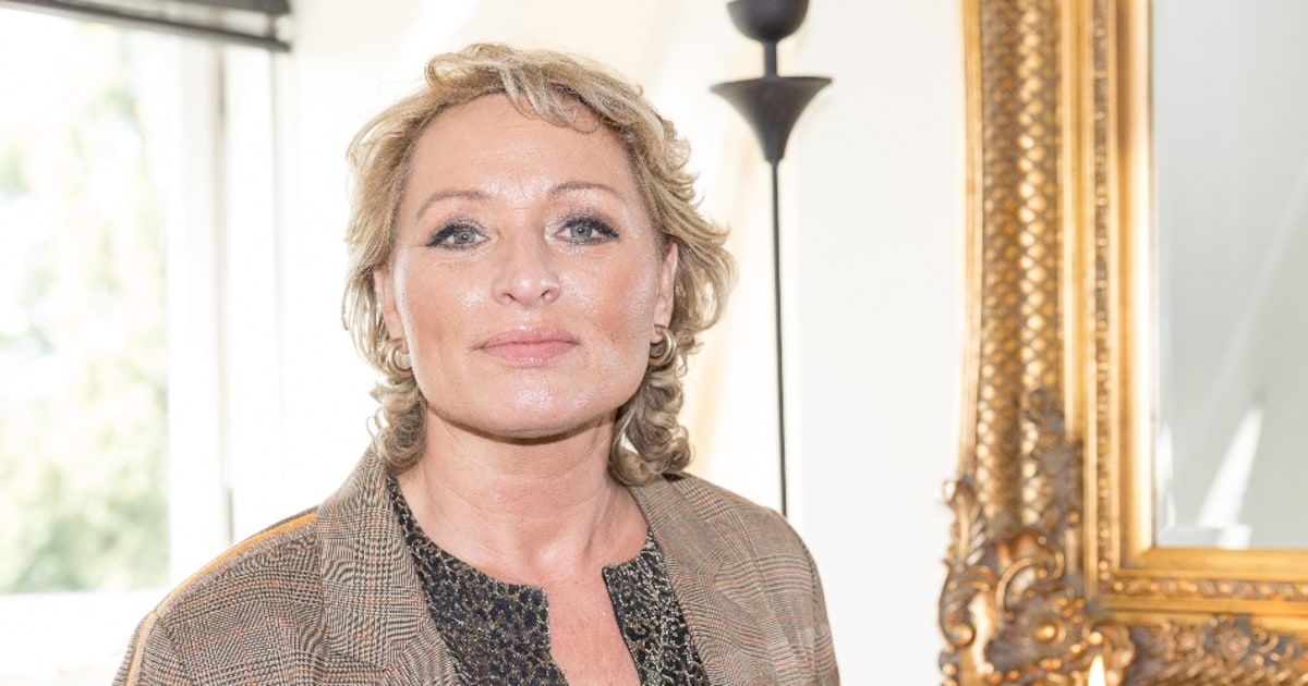 Zangeres Desray genezen van borstkanker