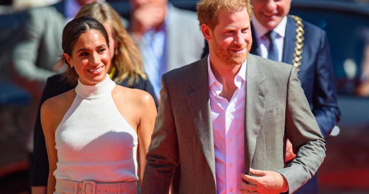 Prins Harry en Meghan weer terug in de Verenigde Staten na uitvaart ...