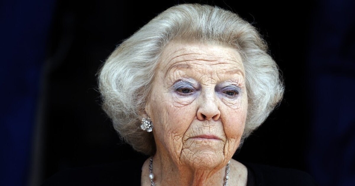 Twintig jaar na het overlijden van Claus: Beatrix is eenzamer dan ooit...