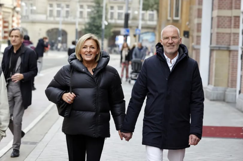 Caroline Tensen viert liefdes jubileum: ‘Ernst is het beste dat mij is ...