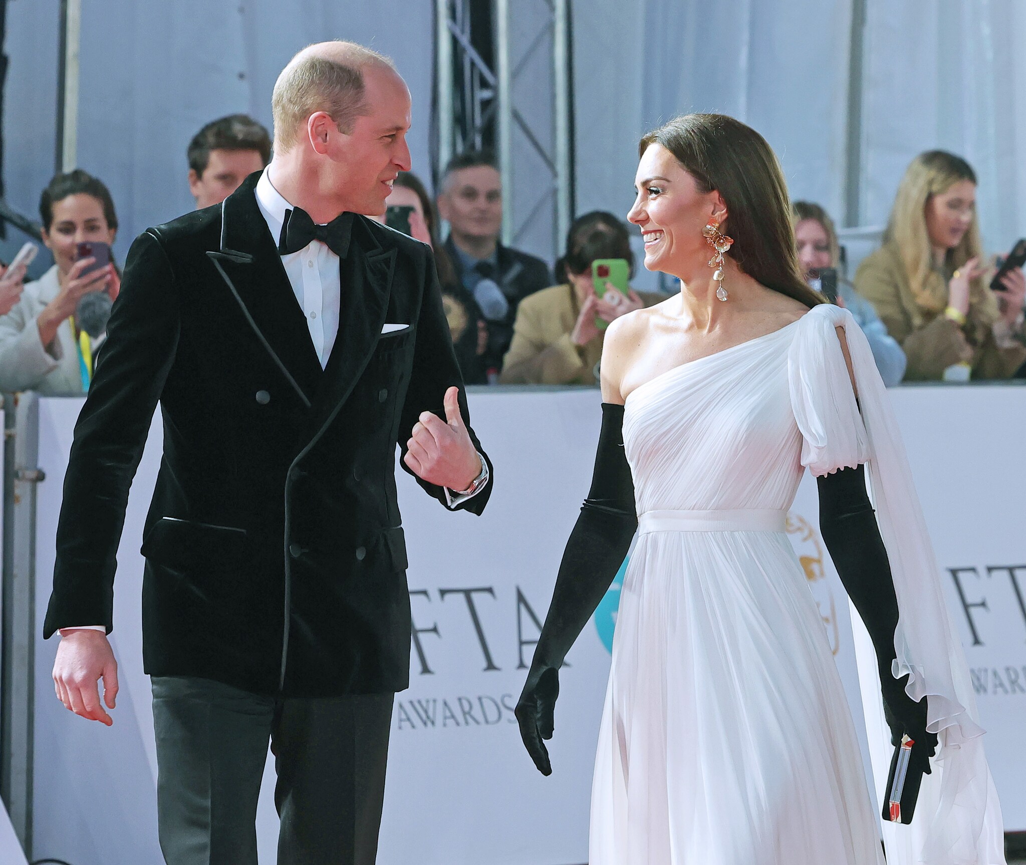 William en Catherine voor het eerst weer op de rode loper van BAFTA's
