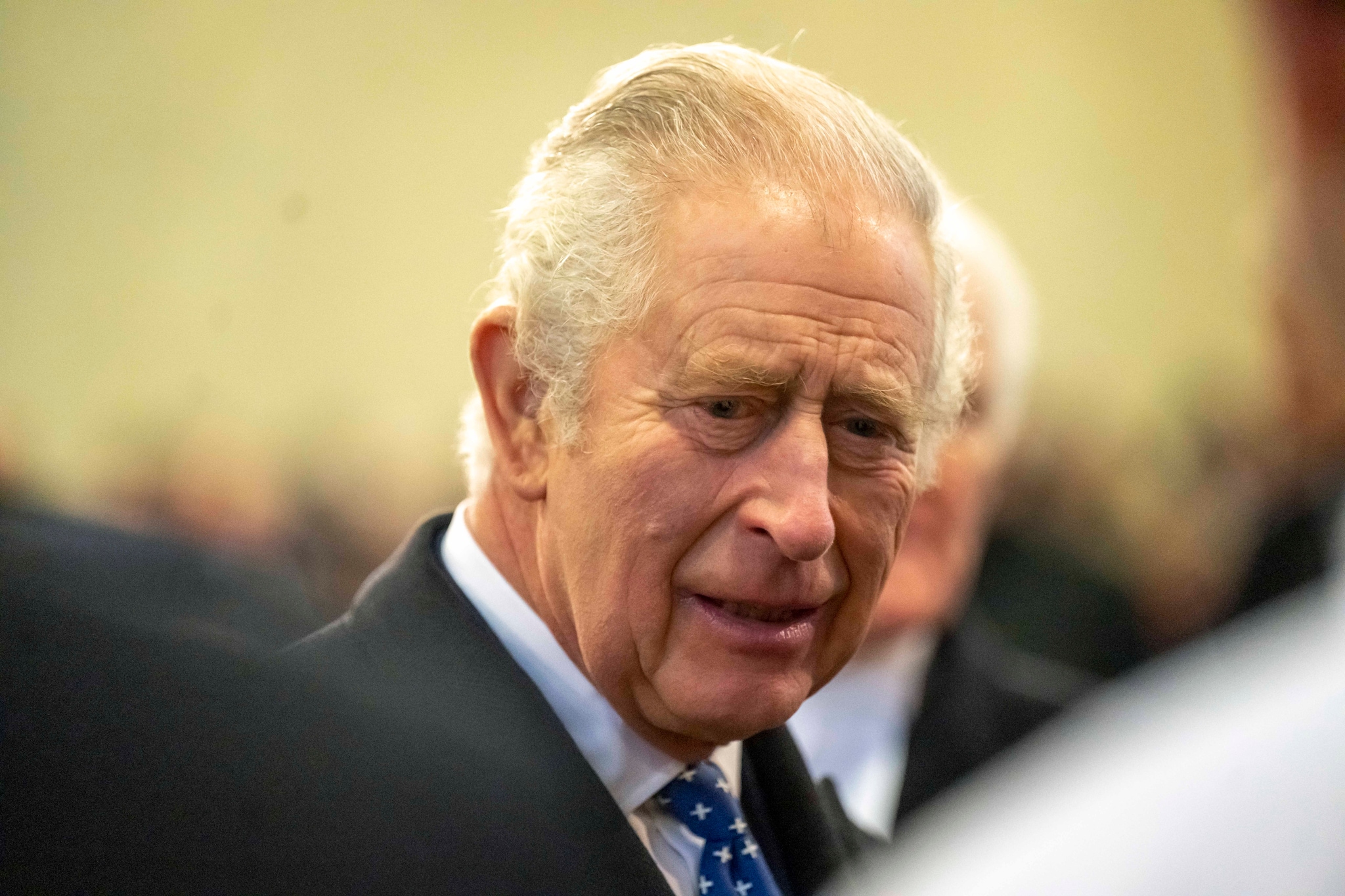 Nieuw wassen beeld van koning Charles onthuld