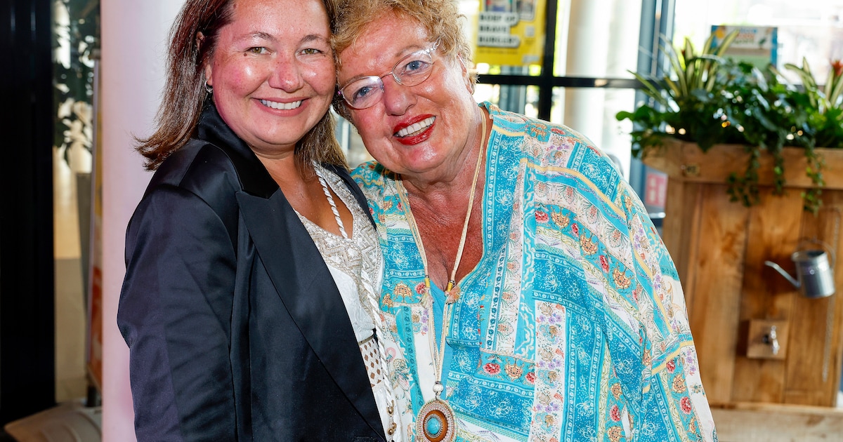 Zangeres al elf jaar samen met haar Louise, maar: Astrid Nijgh blaast ...