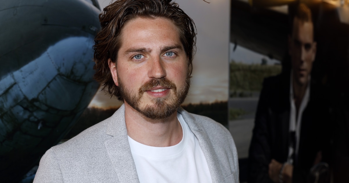 Een heuse metamorfose: Dorian Bindels haalt lange lokken en baard weg ...