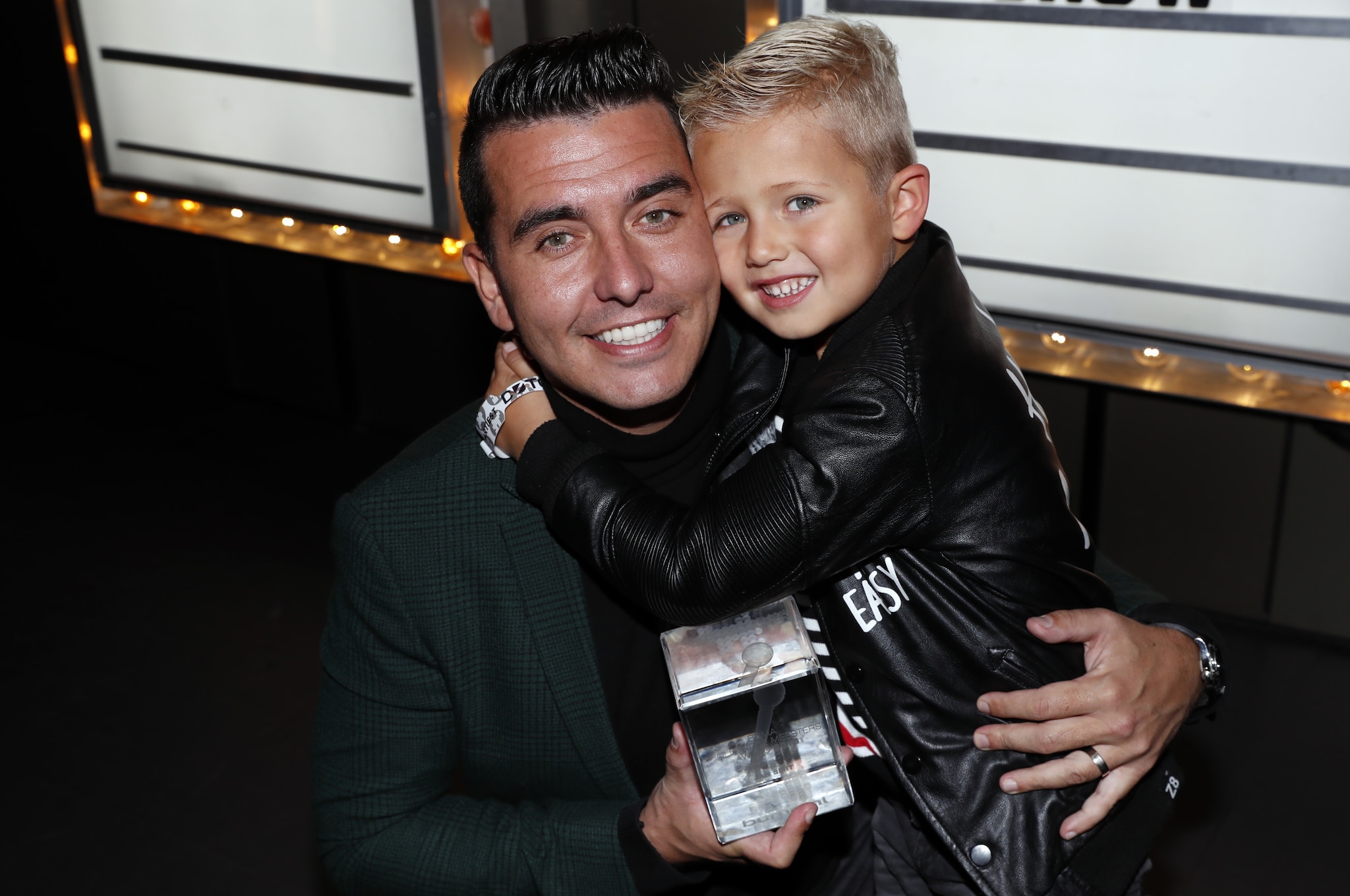 Jan Smit heeft slecht nieuws over zijn zoon Senn: ‘De situatie wordt ...