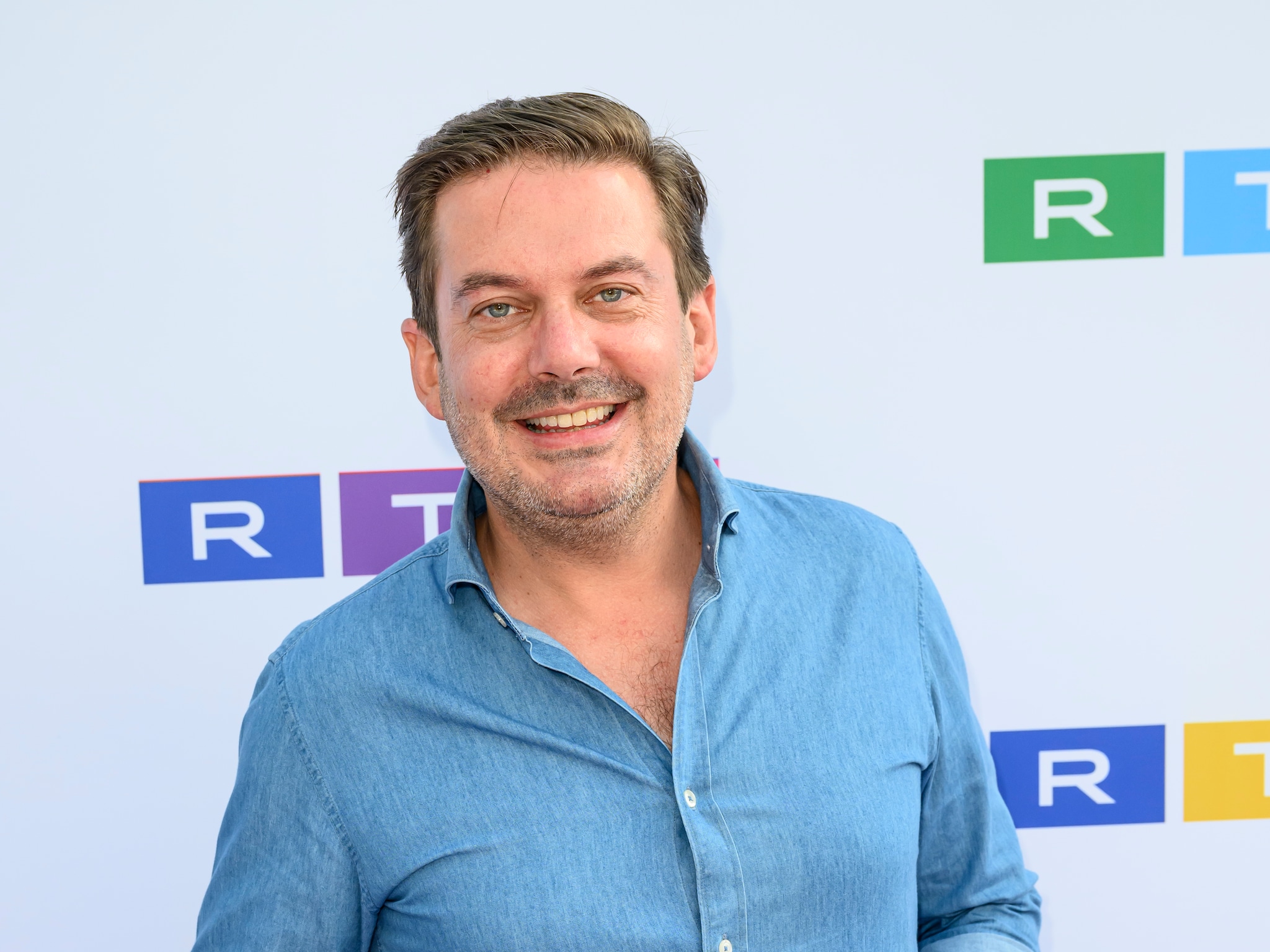 Maxim Froger en zijn vriendin Ruby maken geslacht baby bekend