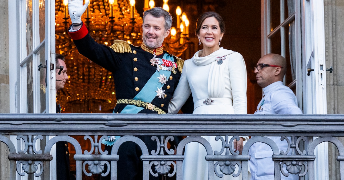 Deens koningshuis deelt eerste portretfoto's van Frederik, Mary en kinderen als koninklijk gezin