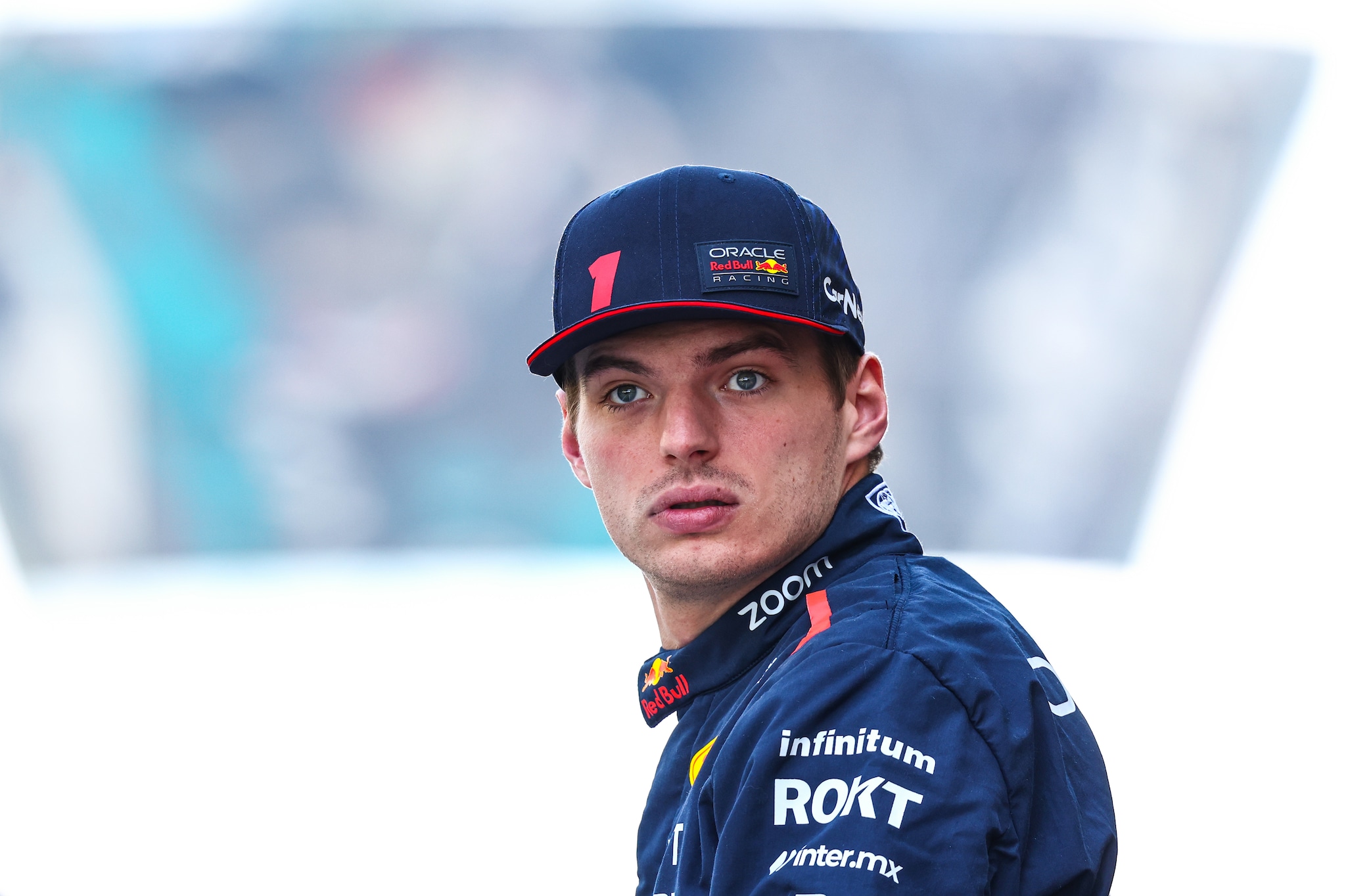 Achter de racer: dít is de prachtige zus van Max Verstappen