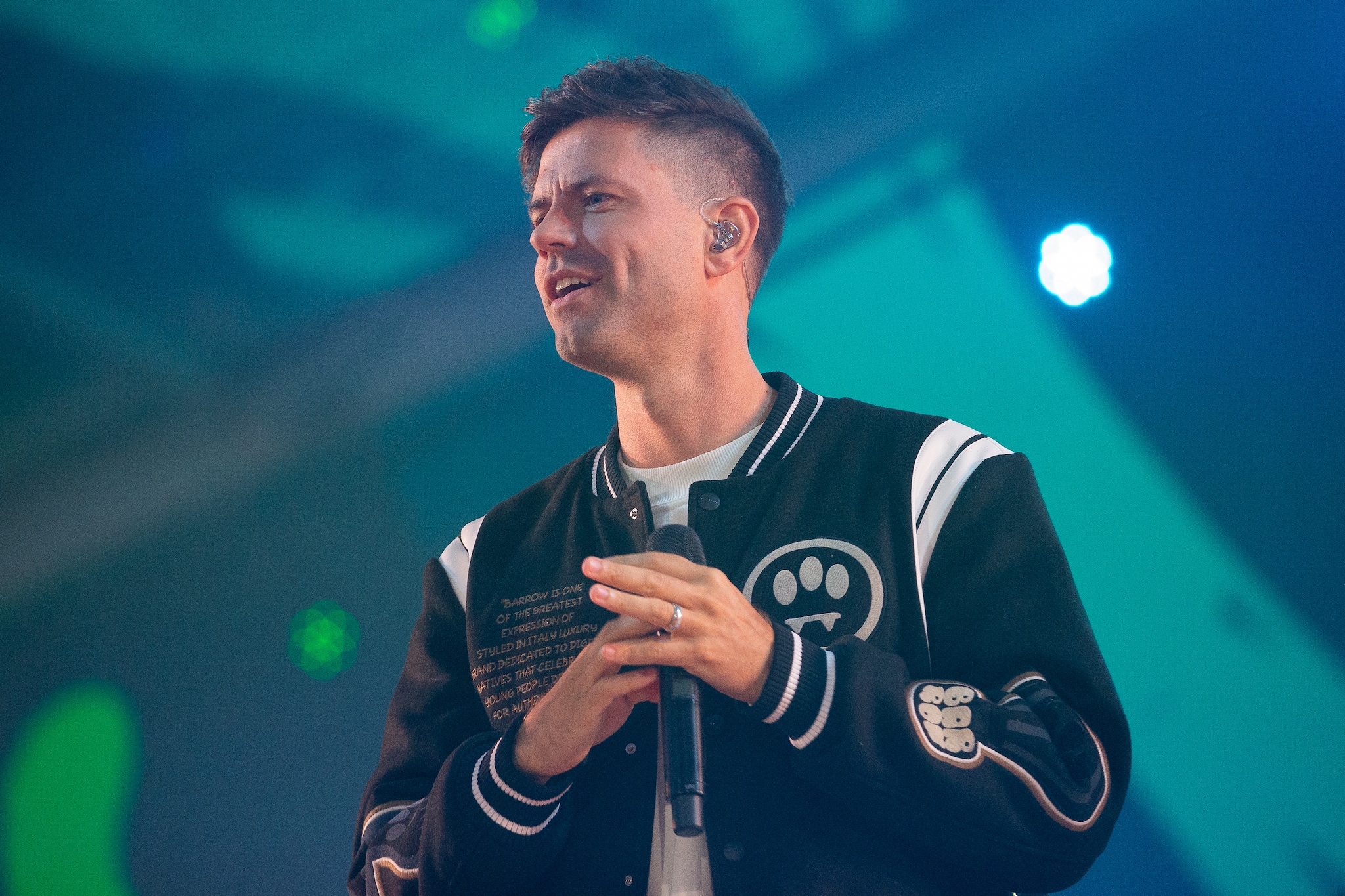 Een lied van verbondenheid: Simon Keizer presenteert eerste solosingle