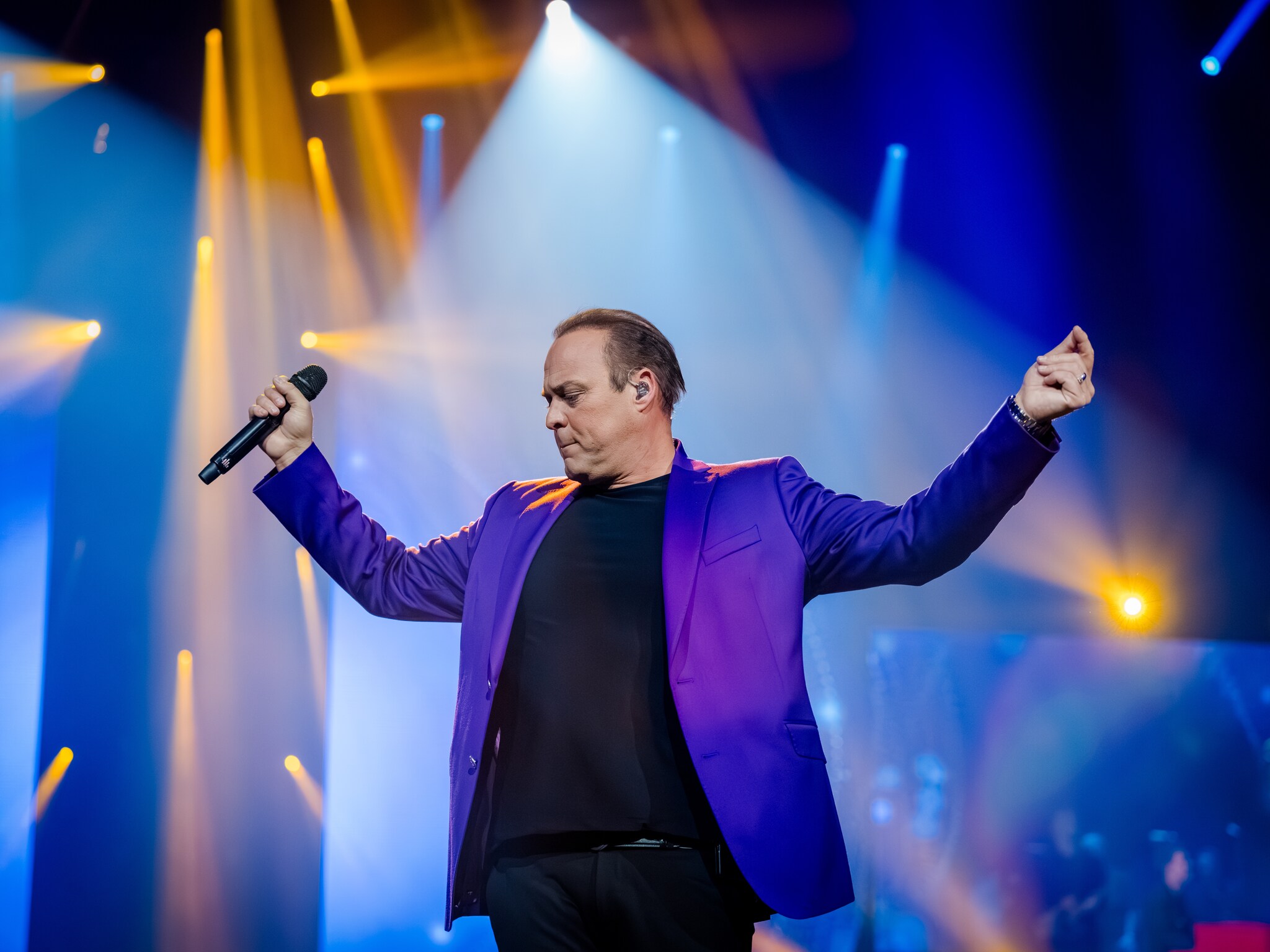Frans Bauer emotioneel na succes in Ahoy