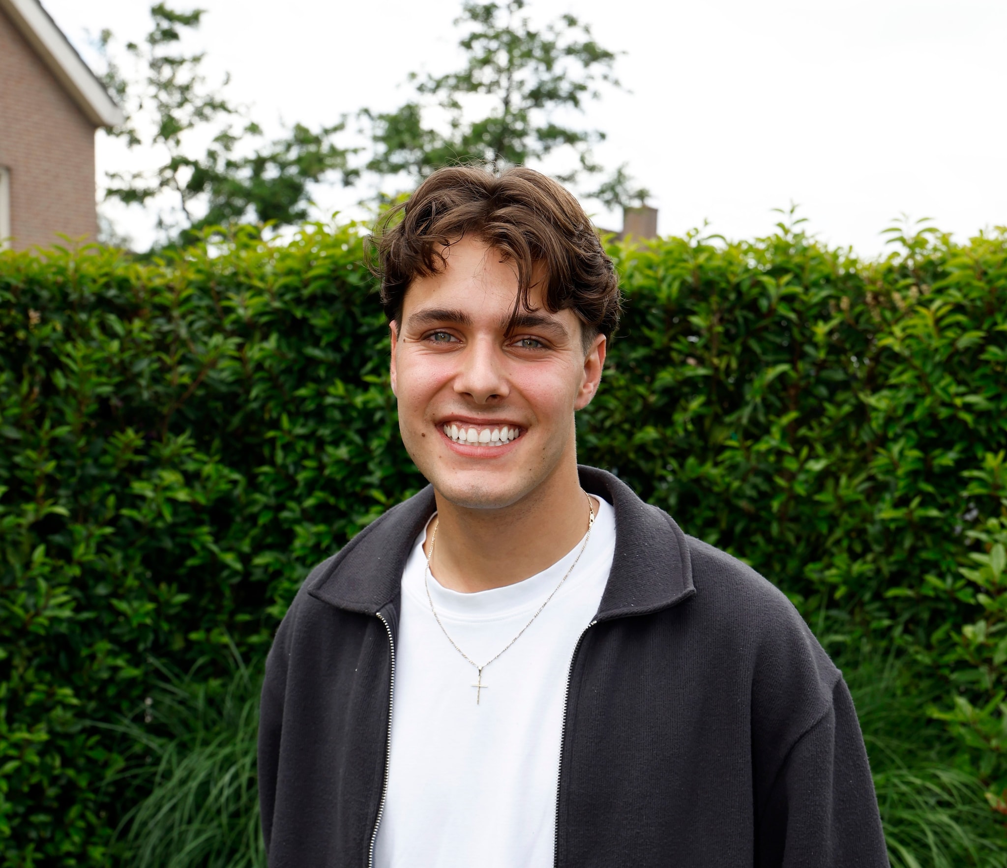 Zien! Frans Bauer jr. eert familie met allereerste tatoeage