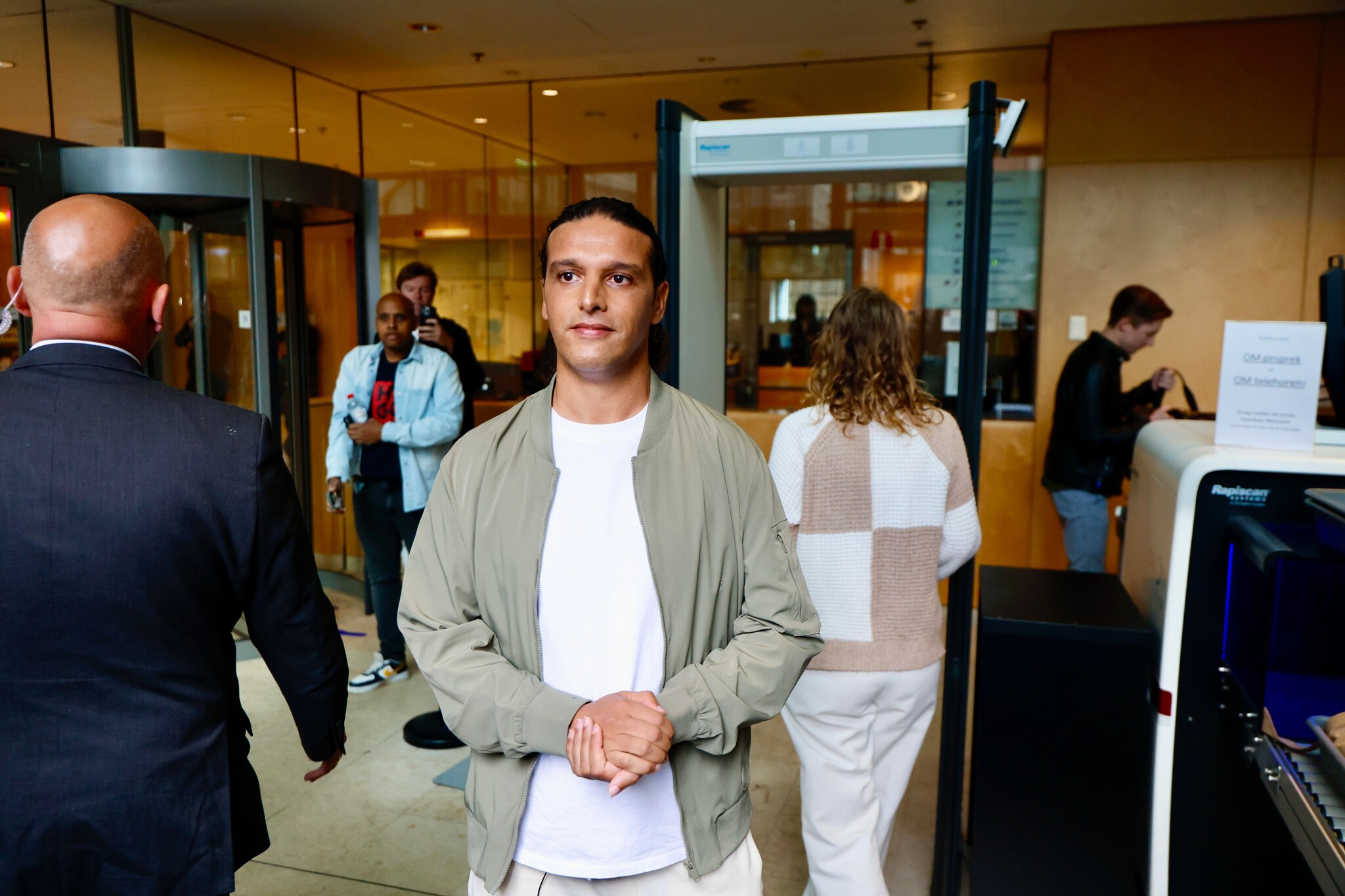 Rechtbank veroordeelt Ali B tot 2 jaar cel in zedenzaak