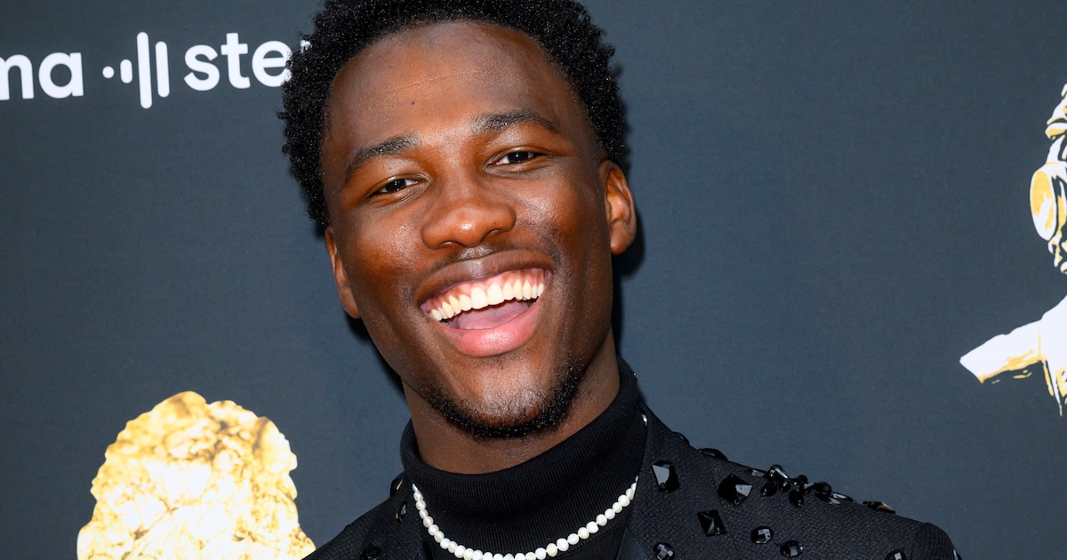 Claude deelt zijn indrukwekkende levensverhaal in ‘Beste Zangers’