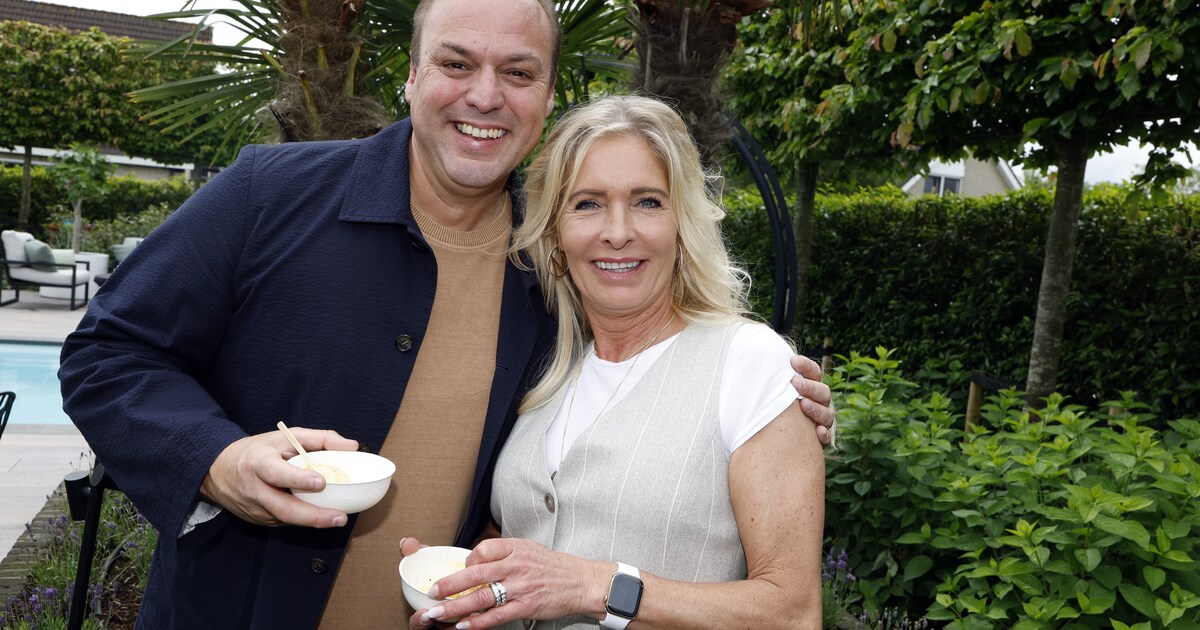 Zien: Frans Bauer zet zijn jarige liefde Mariska in het zonnetje met een hilarische foto