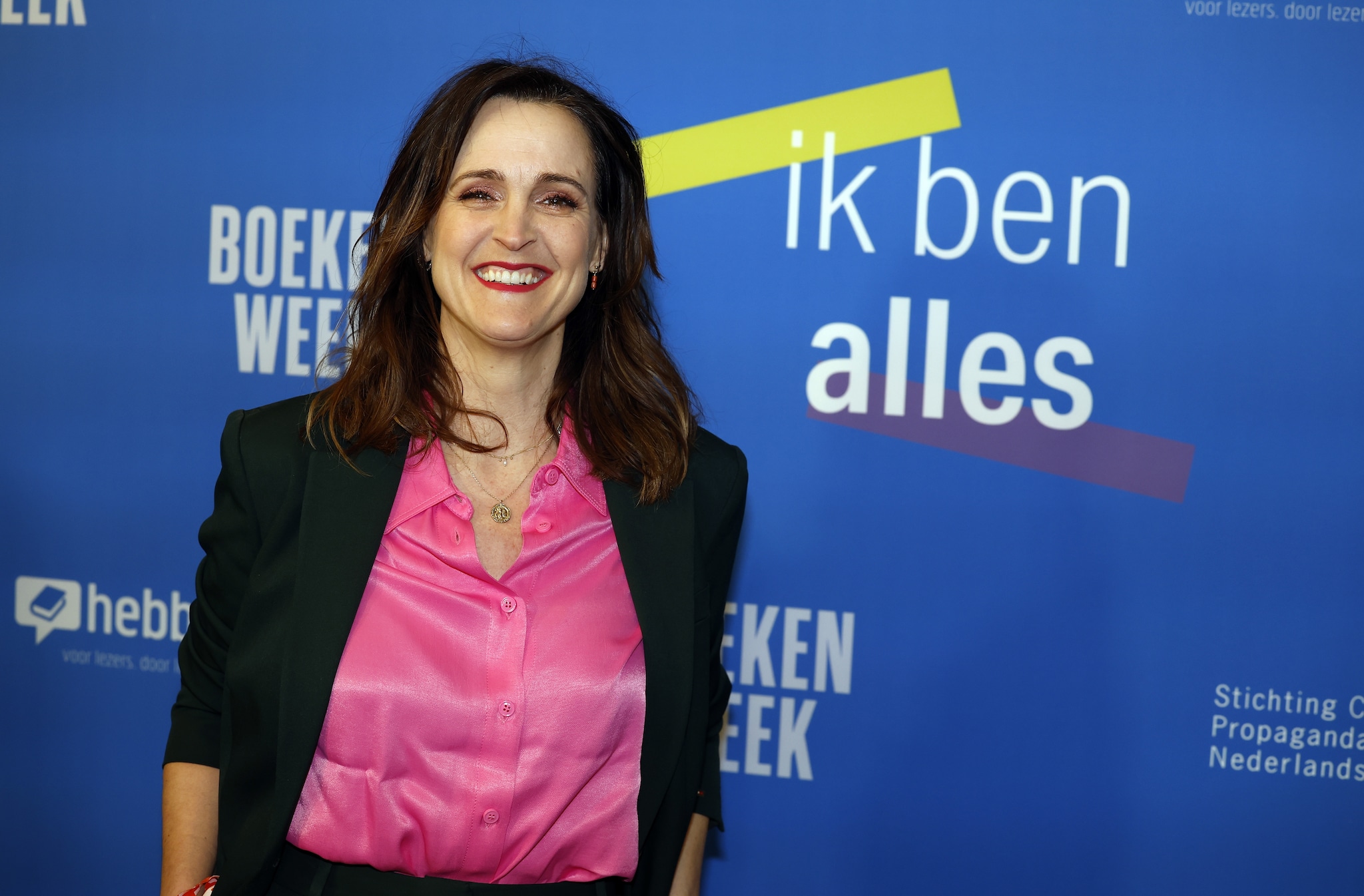 Janine Abbring stuurt Jeroen Wollaars appjes tijdens Nieuwsuur