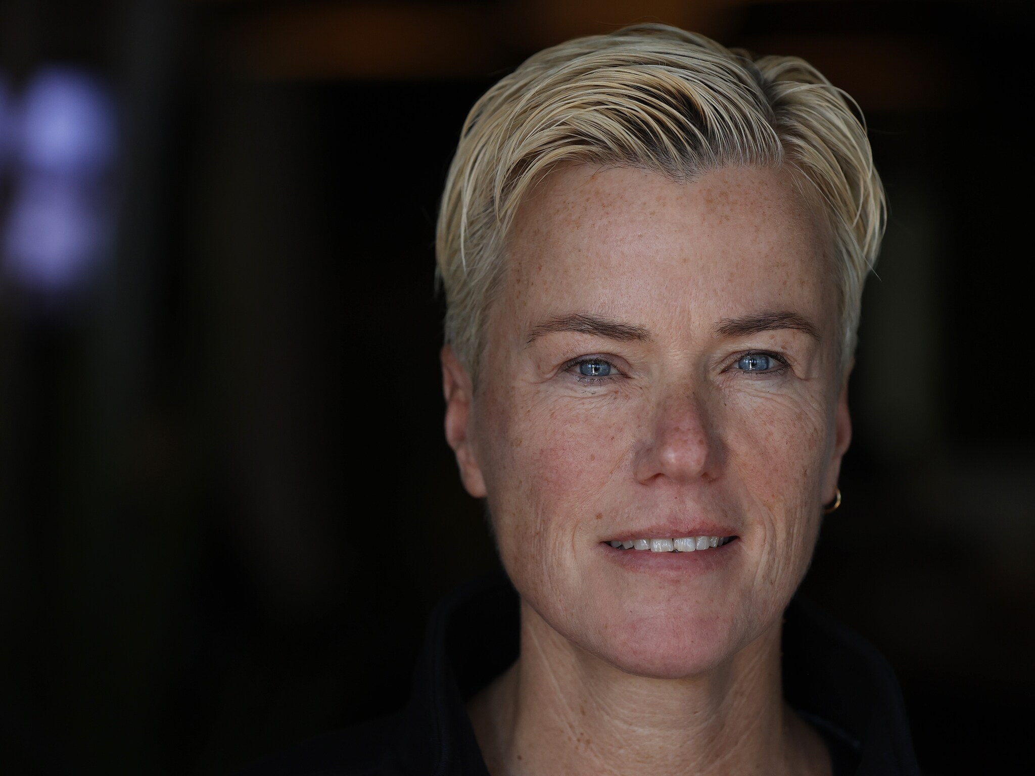 Dionne Stax deelt prachtig kiekje van babybuik vanuit het Franse Bordeaux