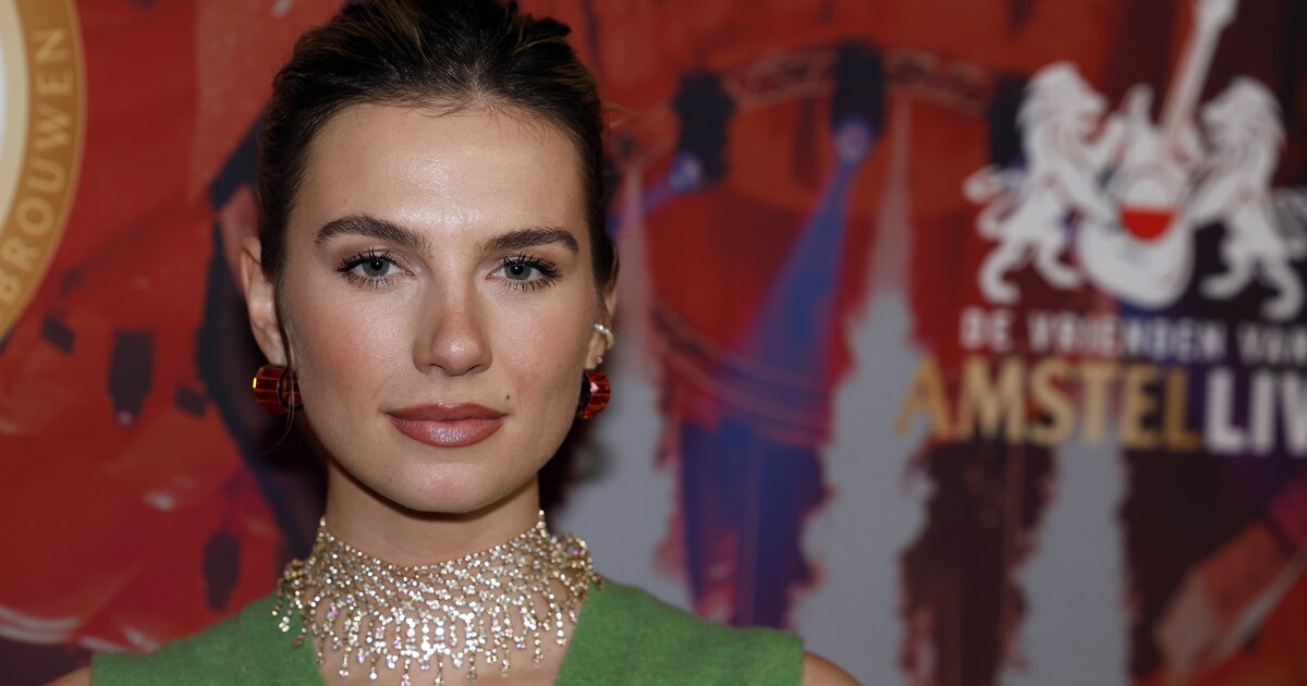 Zangeres Maan verrast met een opmerkelijke bijbaan