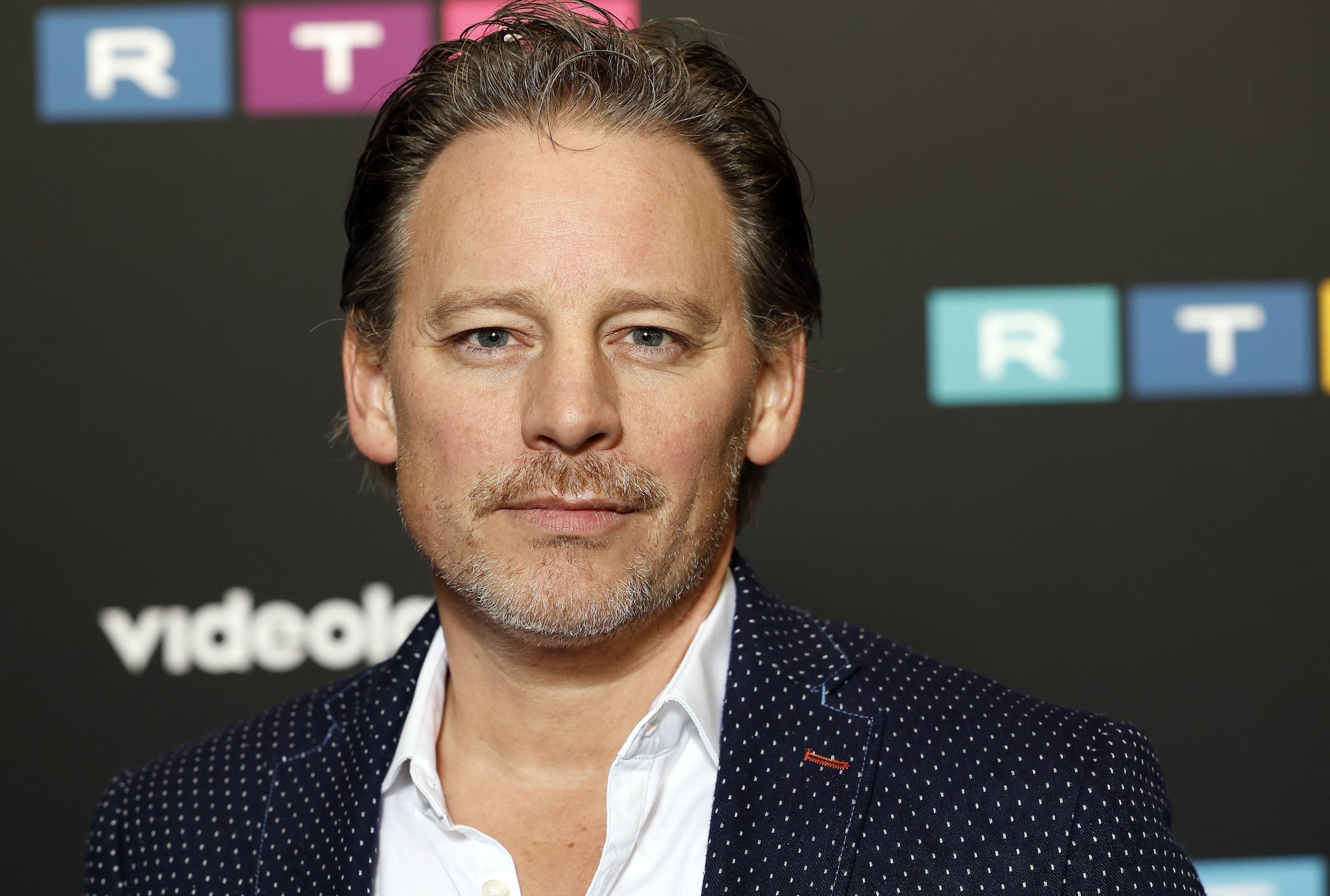 Verjaardagsfeest op de set: Cas Jansen in het zonnetje gezet bij GTST