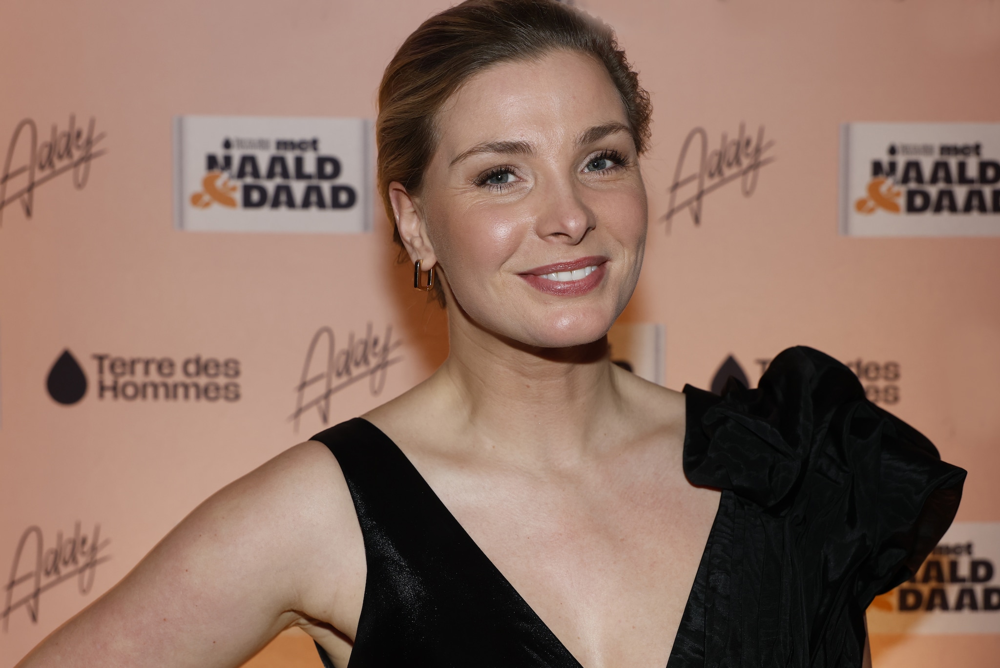 Presentatrice Welmoed Sijtsma verwelkomt eerste kindje