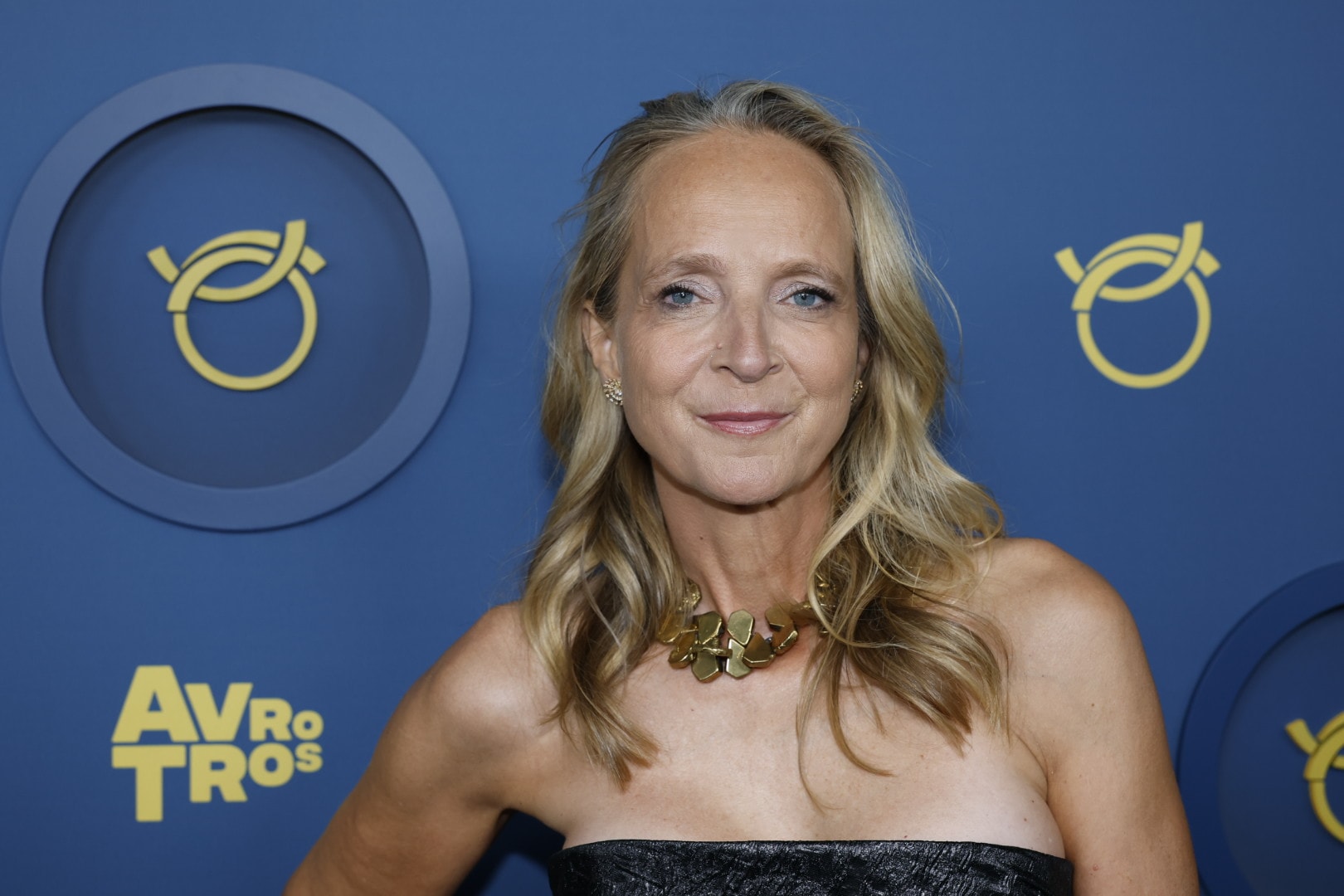 Floortje Dessing emotioneel op blauwe loper na slopende ziekte