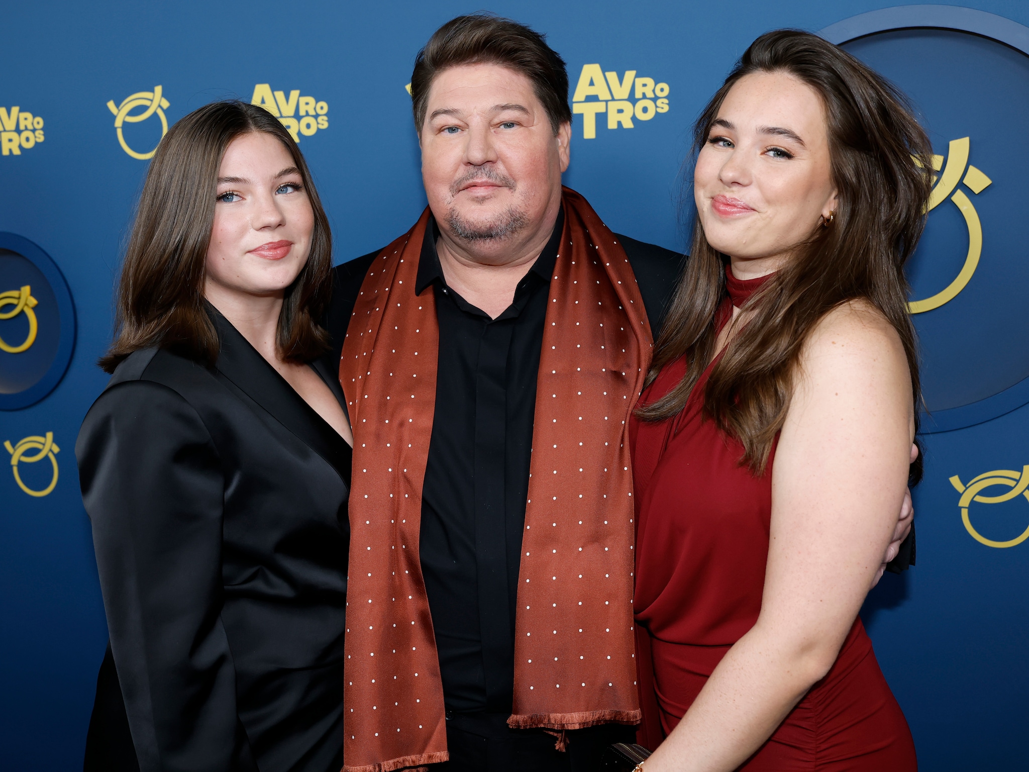 Jong gezin houdt Thom Hoffman (65) jeugdig