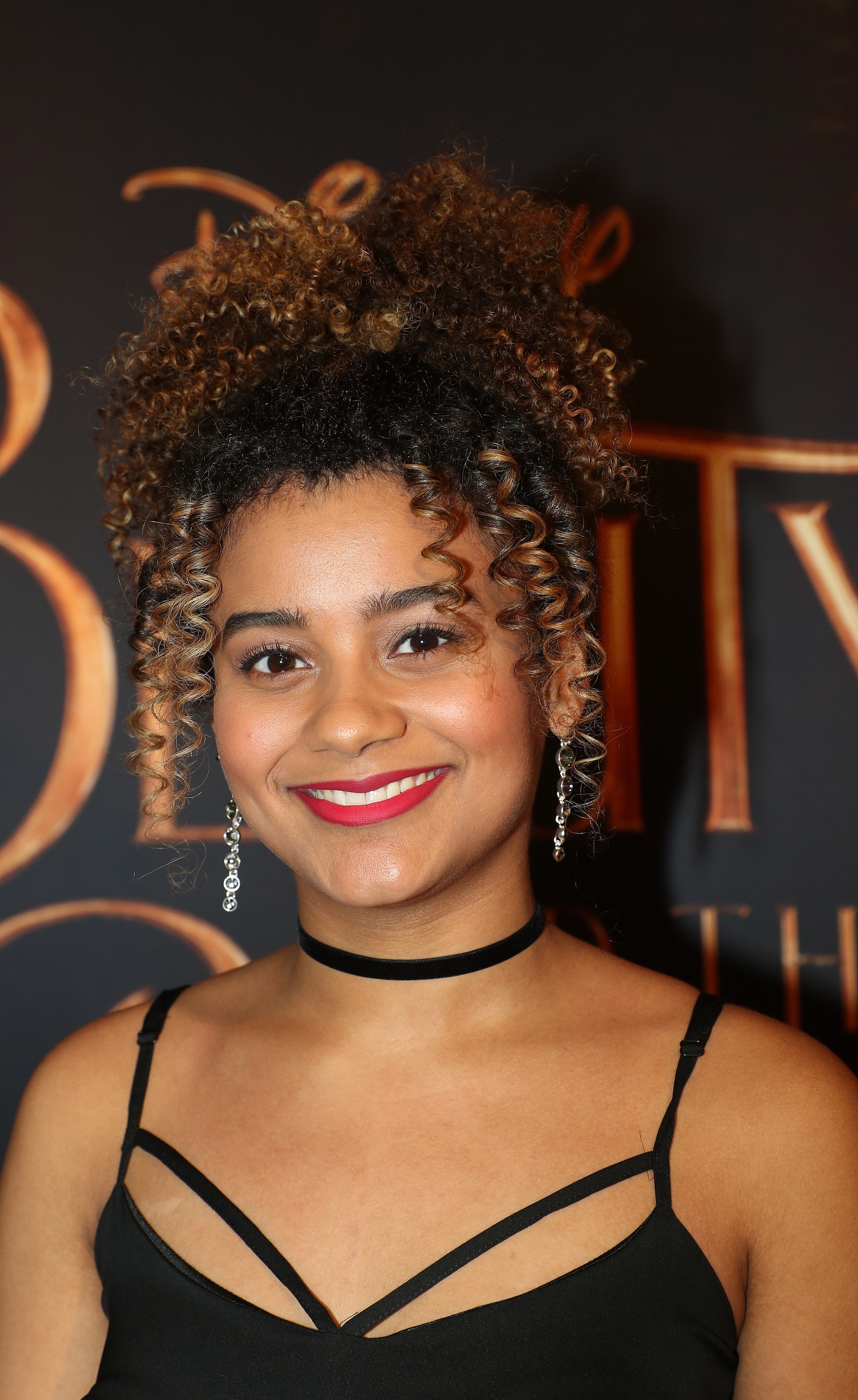 Hier kunt u Stephanie van Eer, reporter bij het Sinterklaasjournaal ...