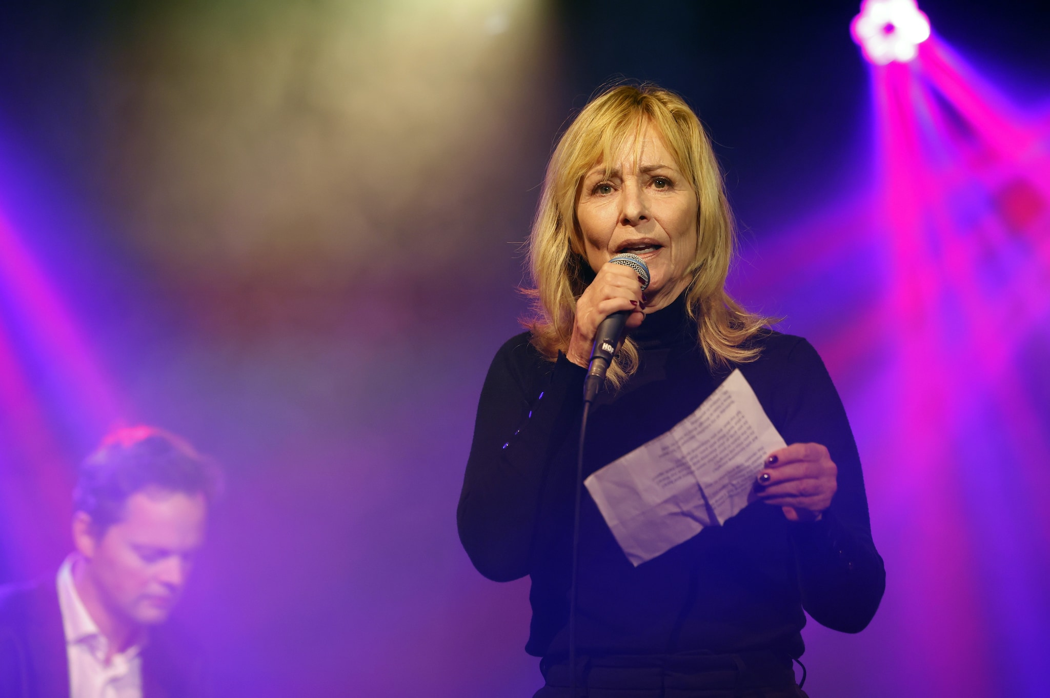 Angela Groothuizen kritisch op Wie is de Mol?