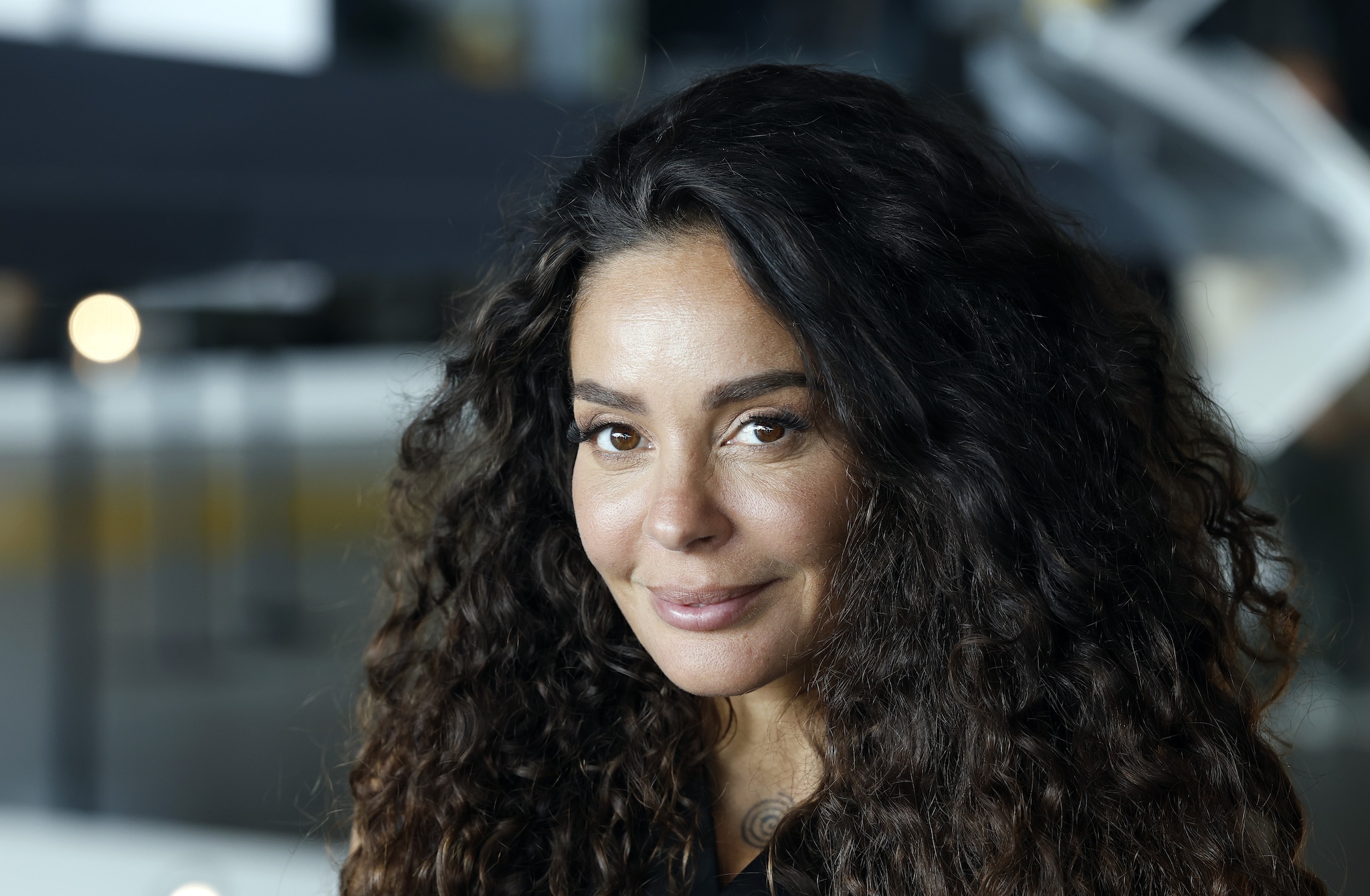 Fajah Lourens uitgeput tijdens Special Forces VIPS-deelname